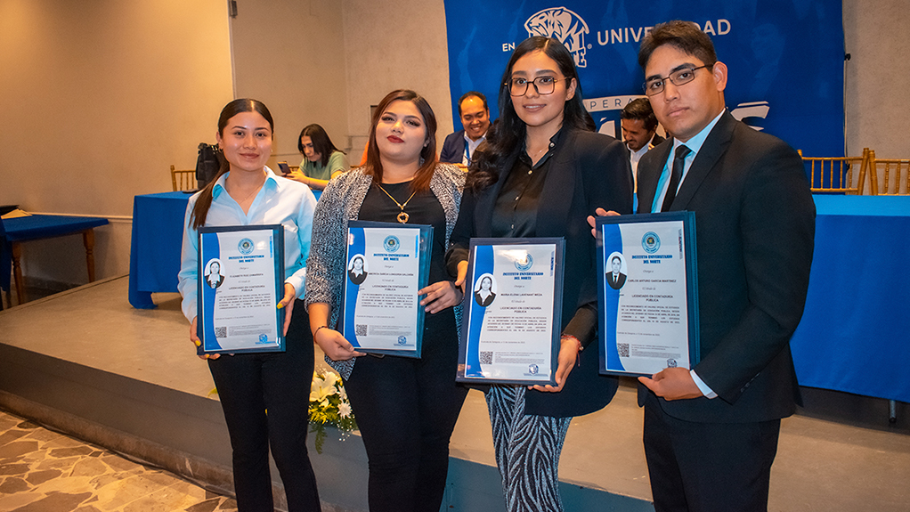Entrega de títulos Unidad Torreón – INSUNTE Universidad