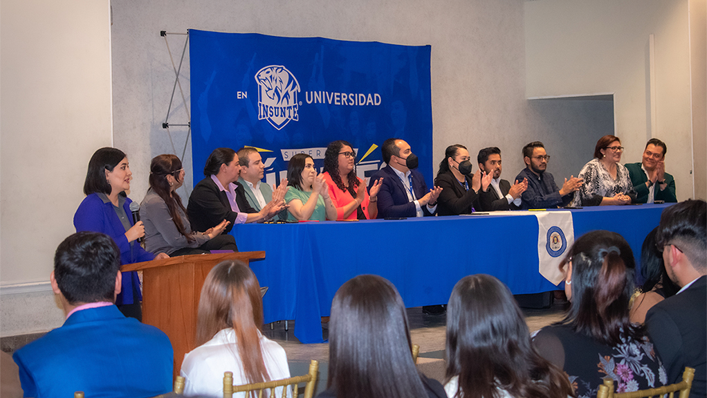 Entrega de títulos Unidad Torreón – INSUNTE Universidad